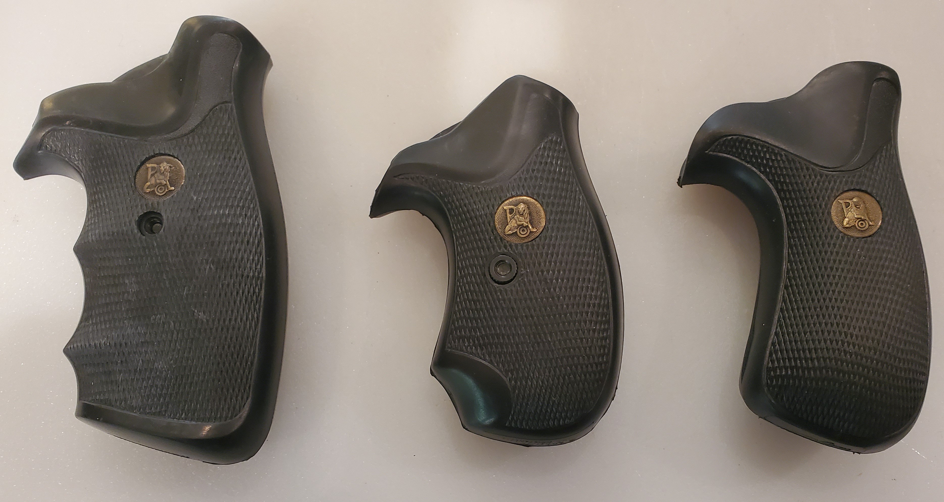 DELETE: non-SASS 3 sets of S&W Pachmayr Presentation revolver grips ... DELETE: non-SASS 3 sets of S&W Pachmayr Presentation revolver grips ...