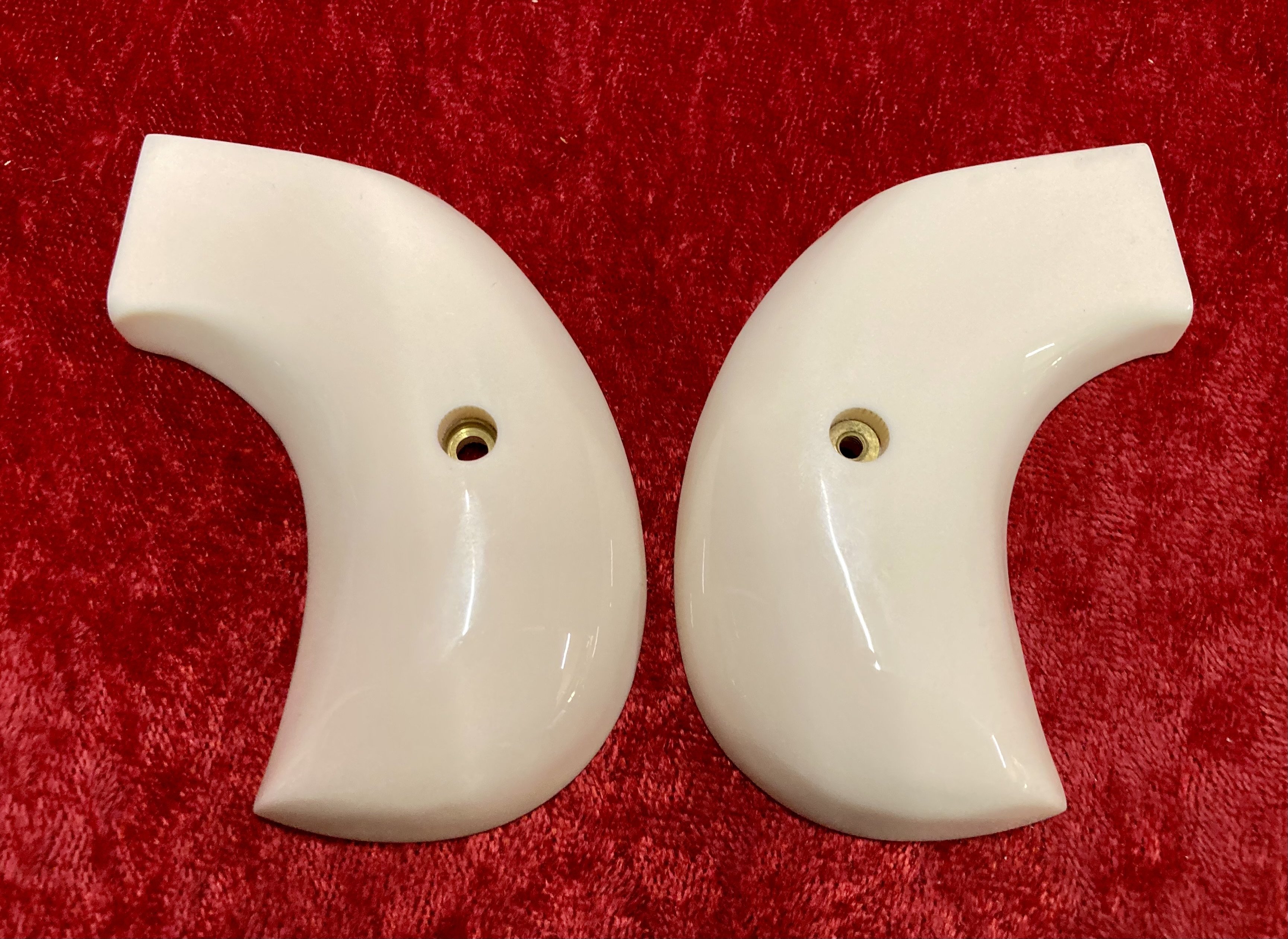 FS: Ajax Grips Ruger Bird's Head Vaquero Ivory Polymer - SOLD - SASS ... FS: Ajax Grips Ruger Bird's Head Vaquero Ivory Polymer - SOLD - SASS ...